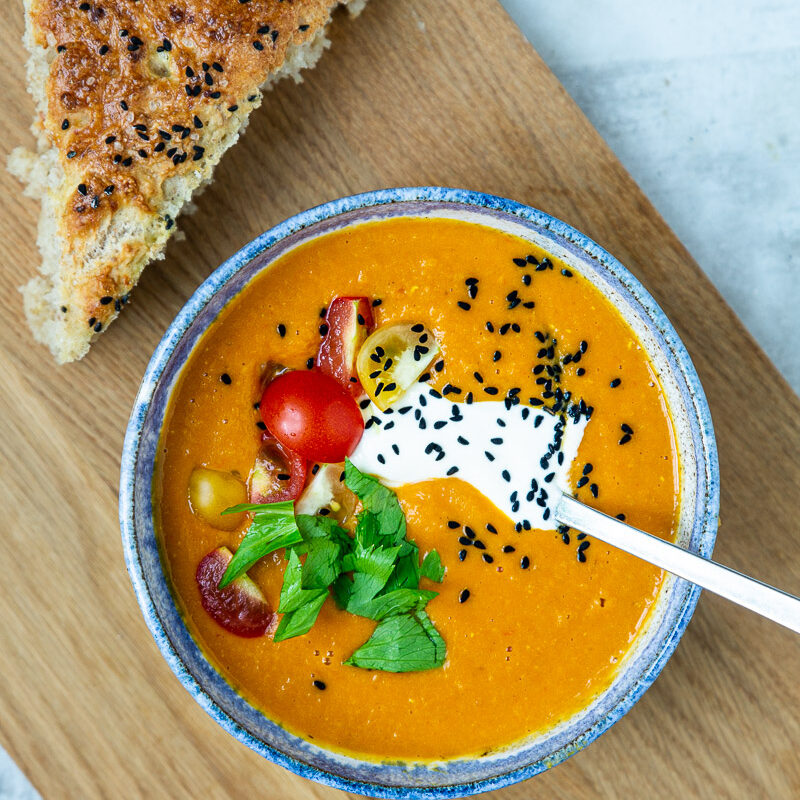 Indisk vegetarisk suppe med kokosmælk og røde linser