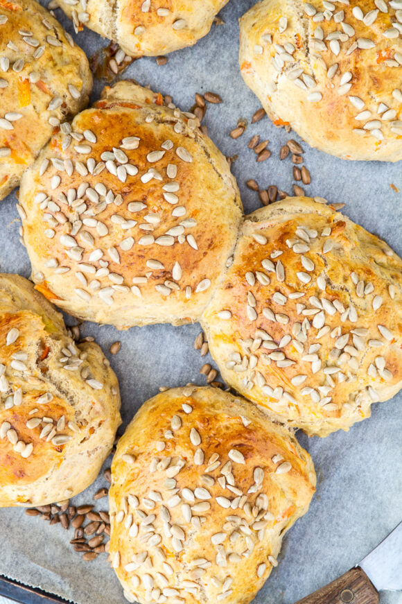 Gulerodsbrud - verdens bedste gulerodsbrud med smør - Stinna