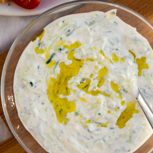 Tzatziki- Opskrift på god hjemmelavet græsk tzatziki - Stinna