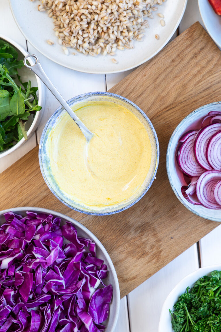 Karrydressing - nem opskrift på dressing med karry - Stinna