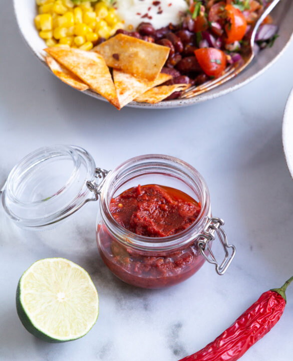 Chilipasta I opskrift på spread eller tapenade med chili