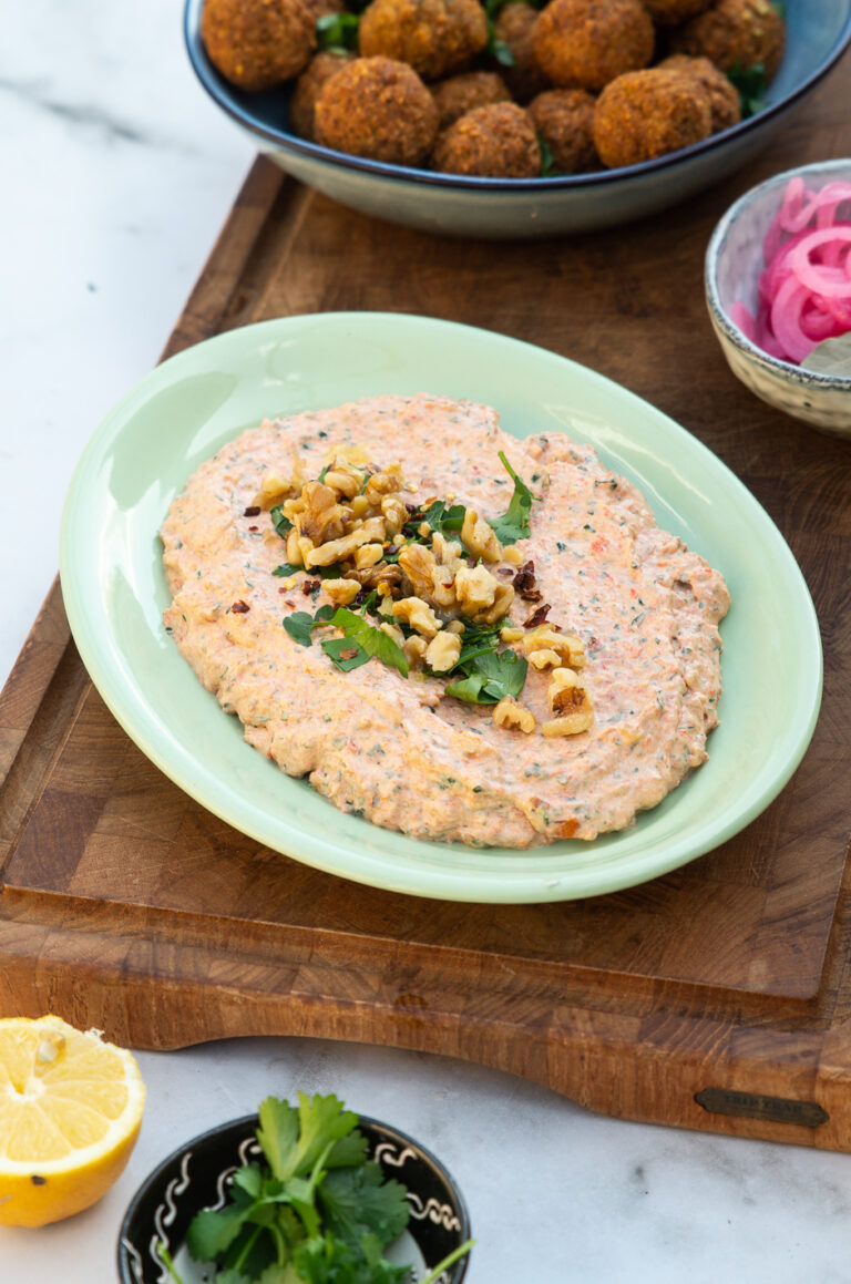 Haydari - opskrift på den bedste dip med feta og bagte peberfrugter