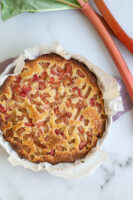 Rabarberkage med marcipan | opskrift på nem kage med rabarber